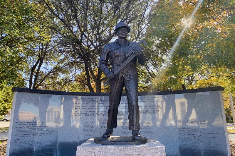 Oilfield-Worker-Statue | Always Want To Go
